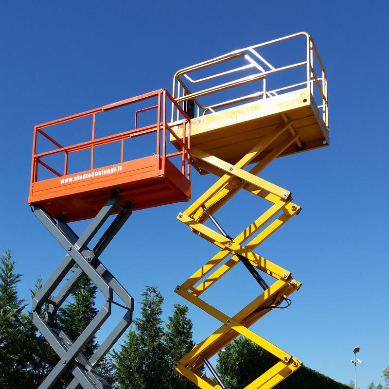 Piattaforma verticale elettrica Compact 8 CU | Studio 3 Noleggi